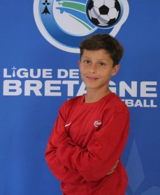 11 PAREDES GONZALES Maxime – LIGUE BRETAGNE DE FOOTBALL